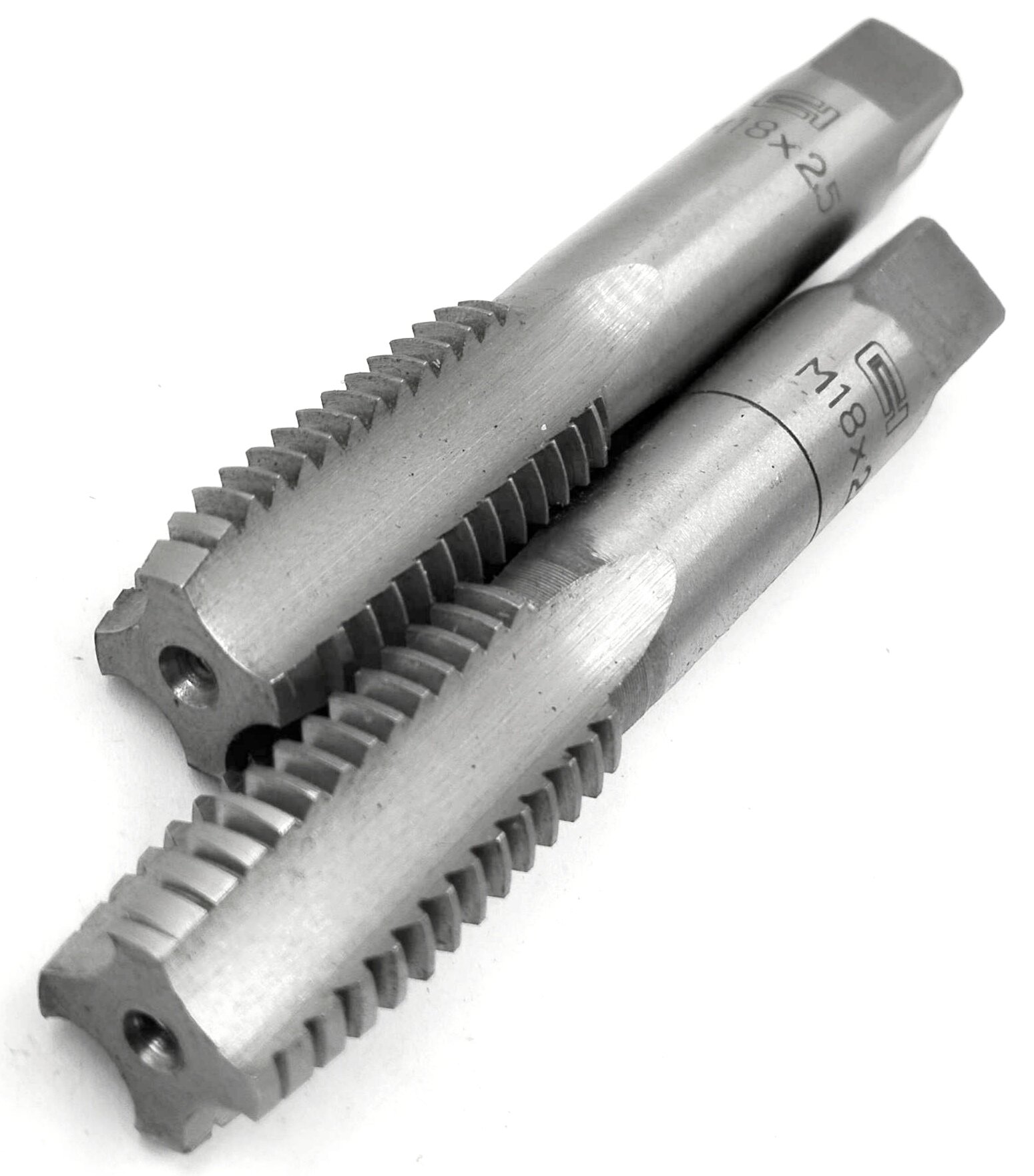 Метчик М 18 (2,5) ручной к-т из 2-х шт