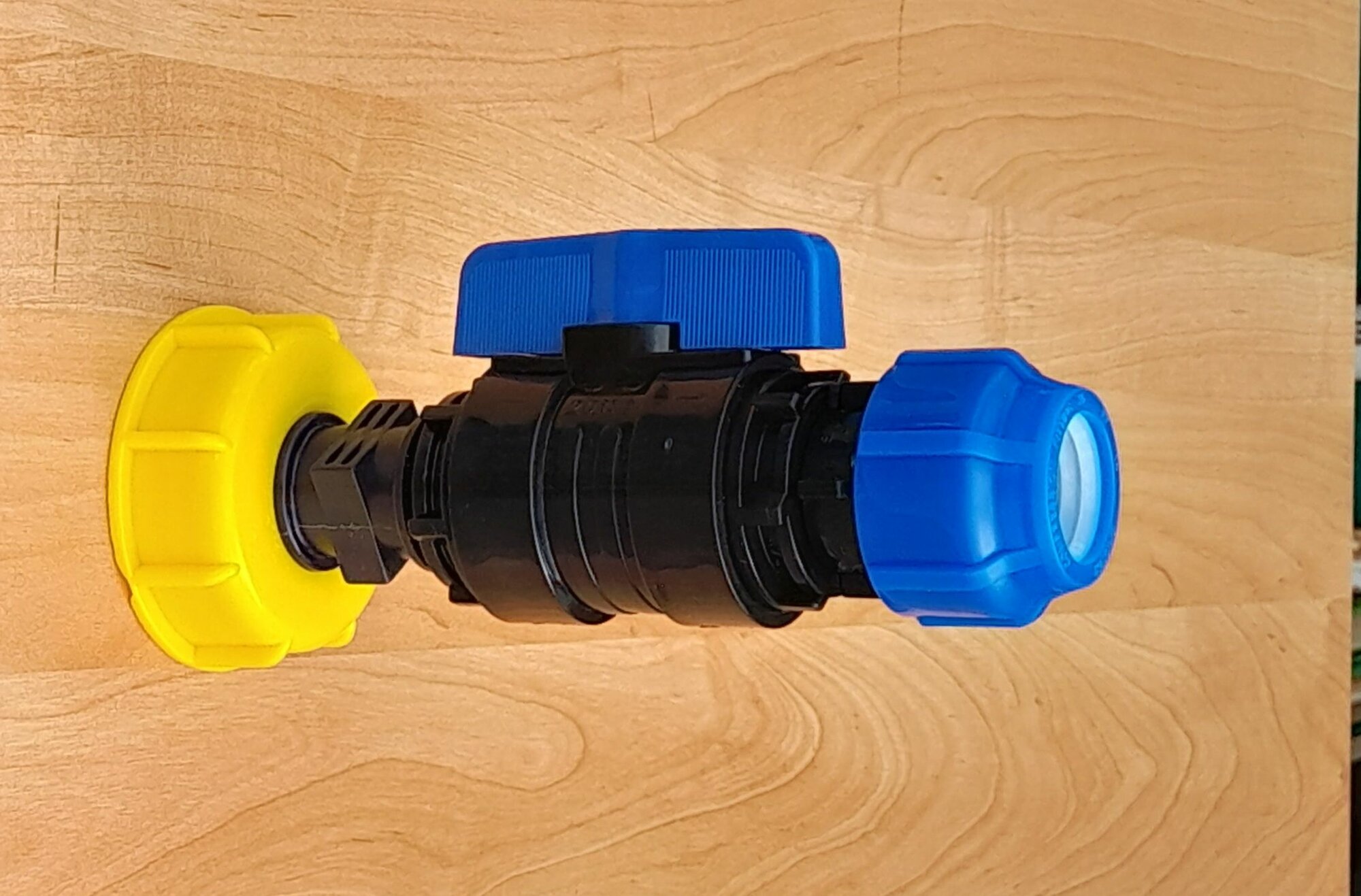 Муфта ПНД 25 мм / с шаровым краном / переходник на еврокуб /