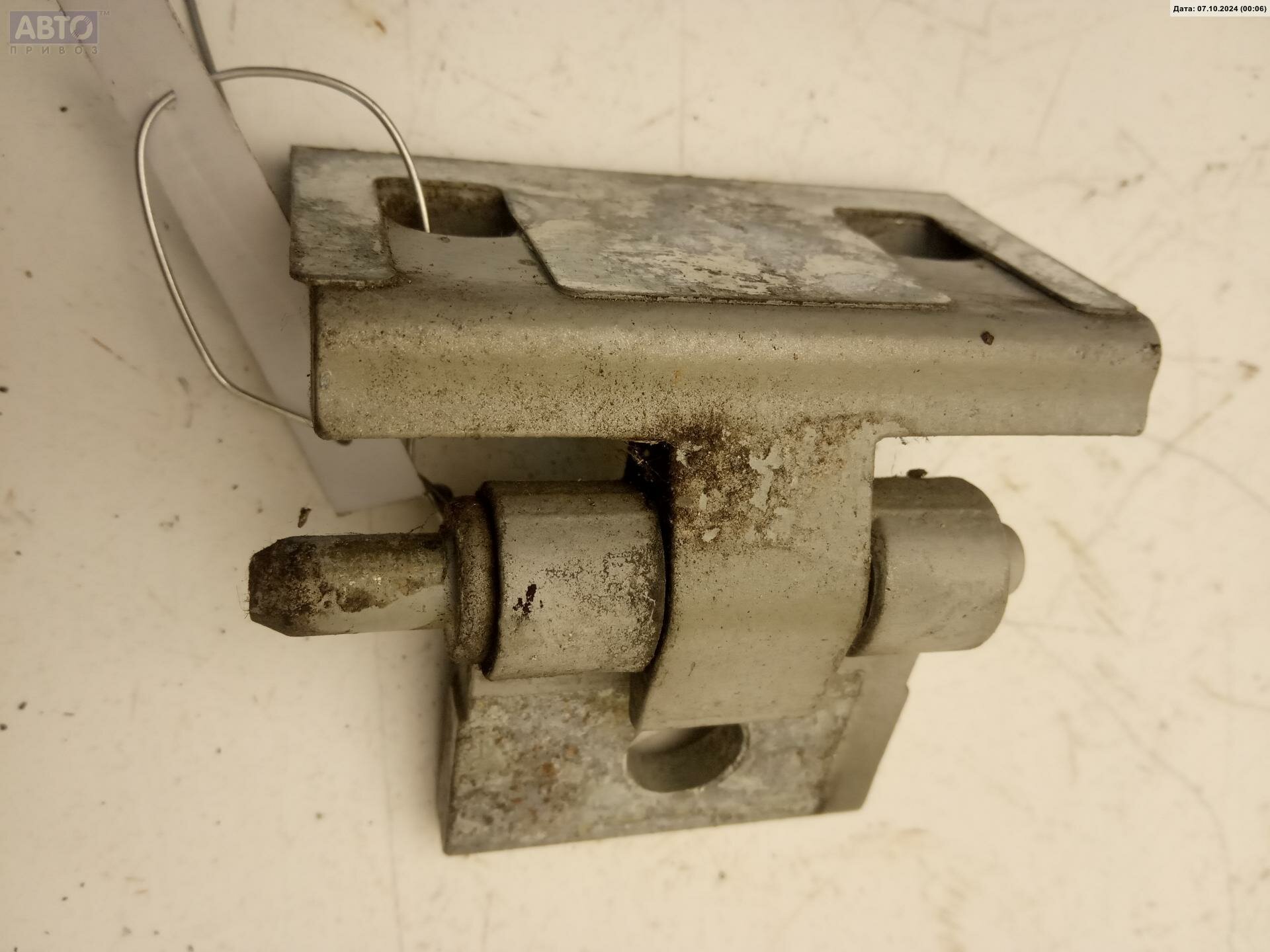 Петля двери передней правой Volvo XC90