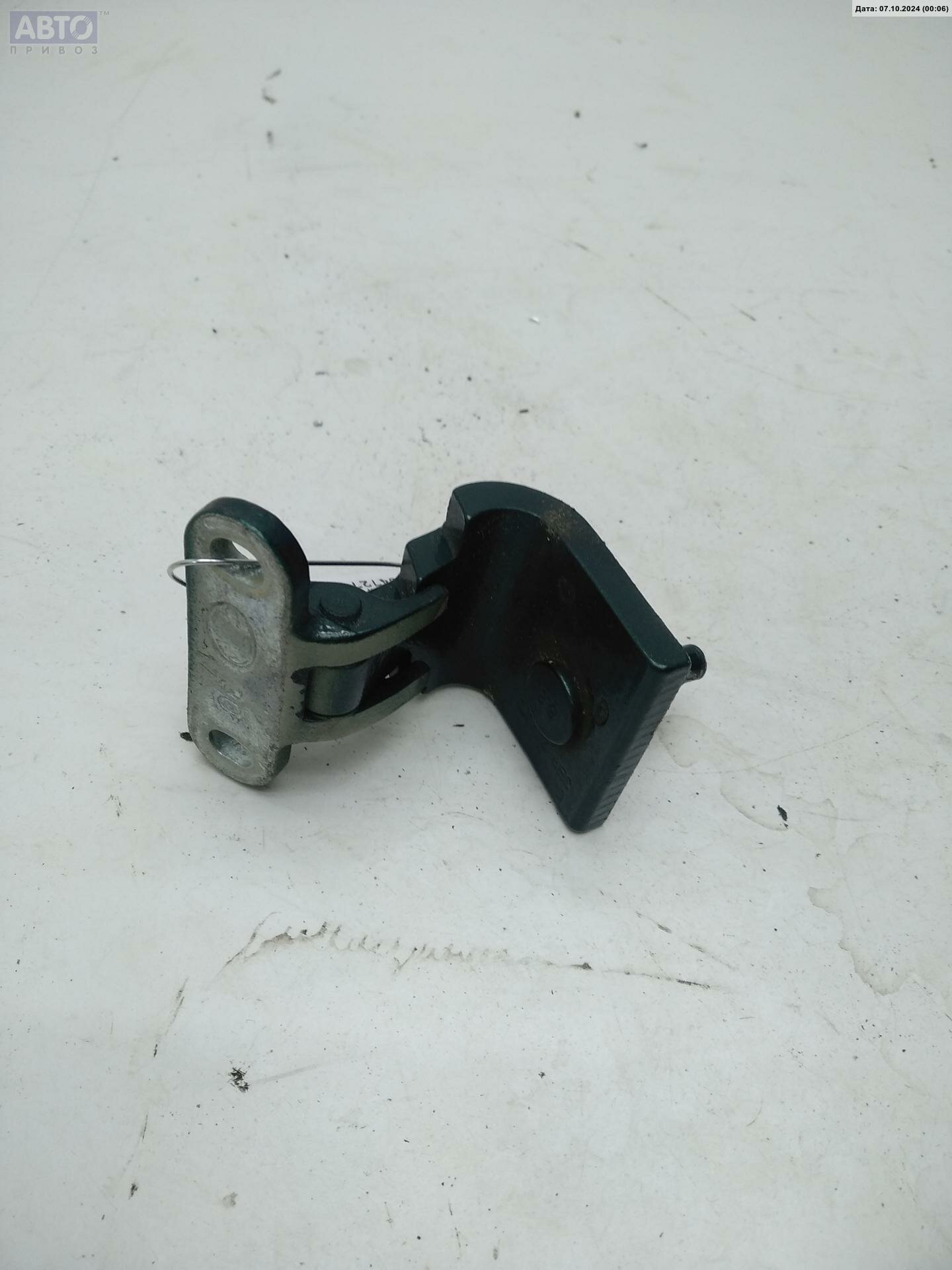 Петля крышки (двери) багажника Volkswagen Passat B5