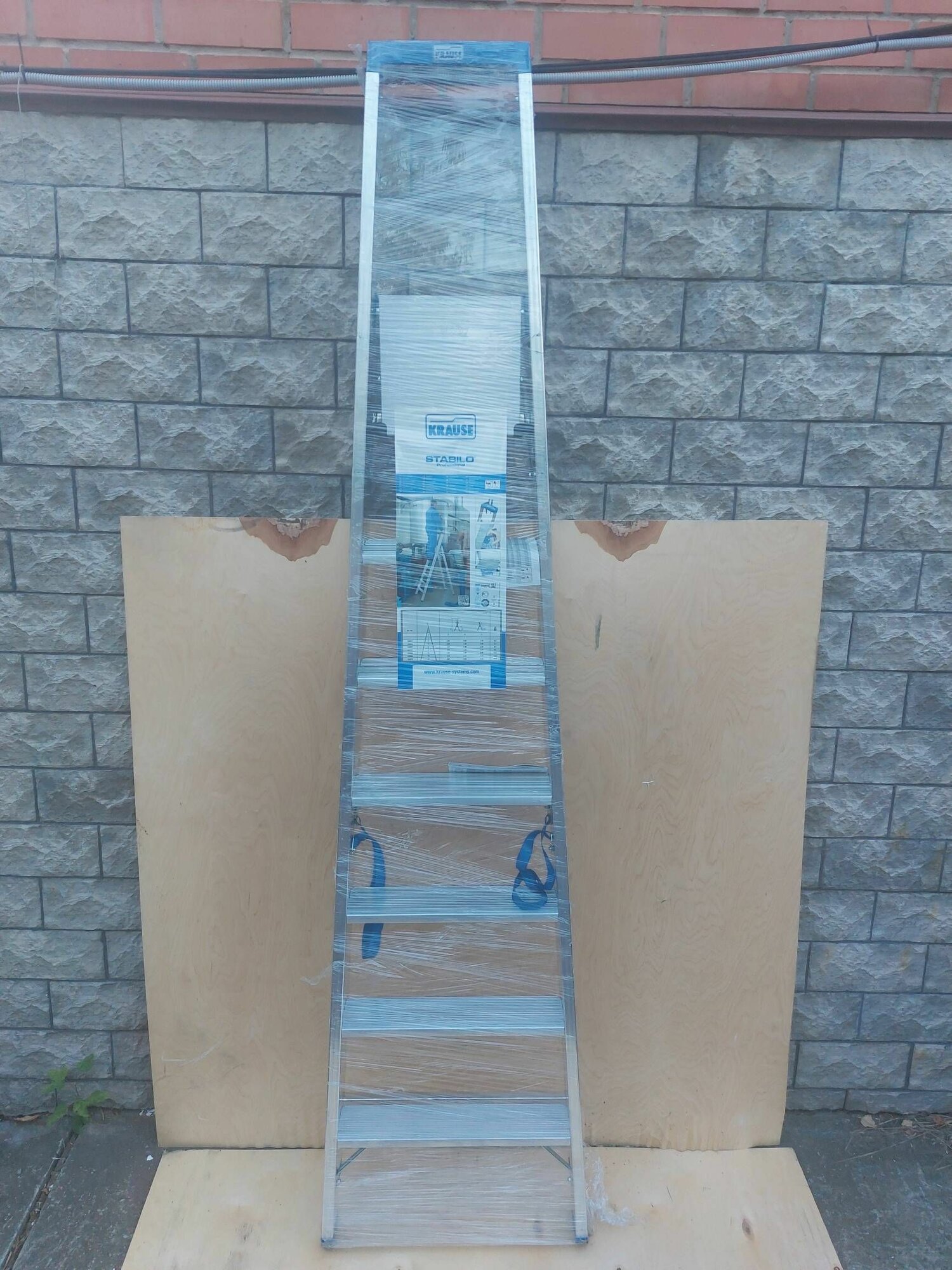 Стремянка алюминиевая профессиональная KRAUSE STABILO 7 ступеней, рабочая высота 365см, 124548