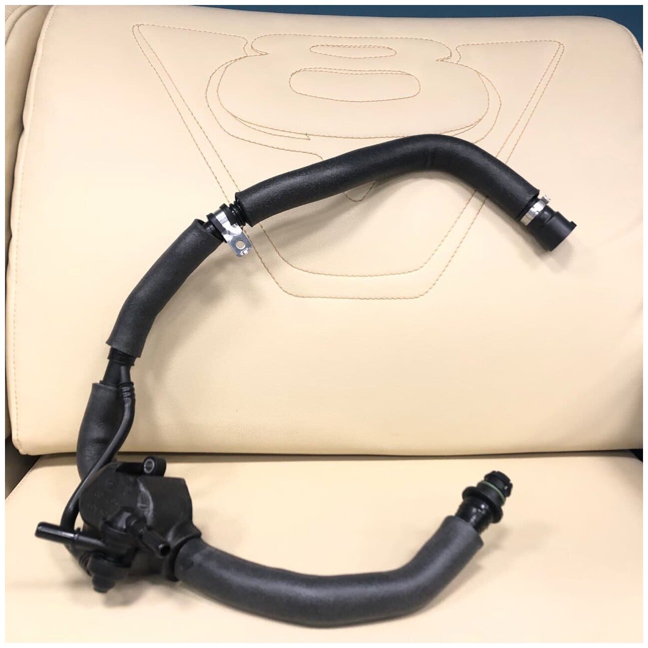 Трубопровод вентиляции ДВ MERCEDES-BENZ арт. A2740183701 — купить в ...