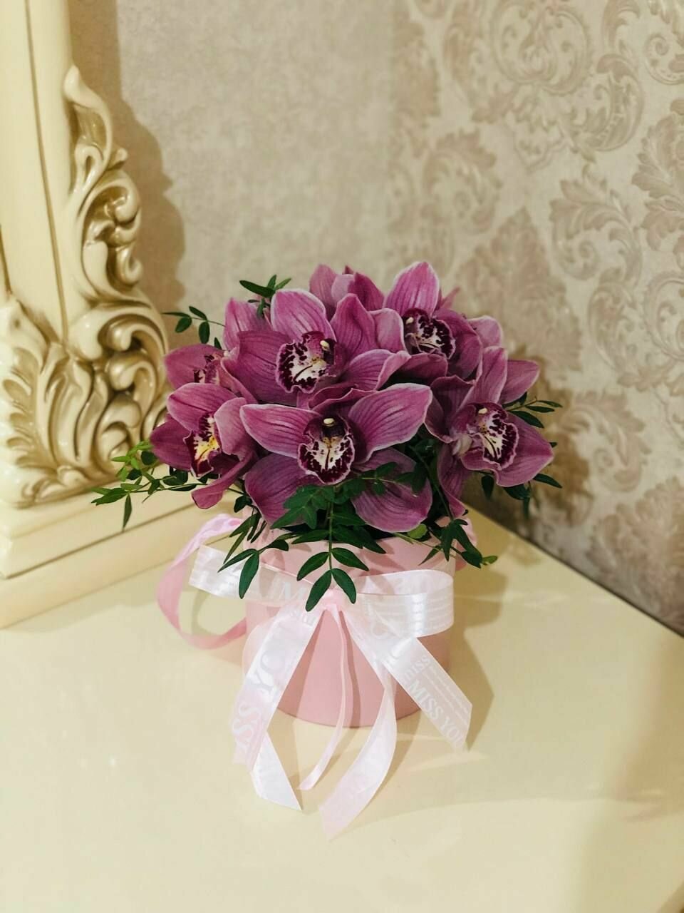 Орхидеи 11 шт / Цветы в коробке / Букет орхидей