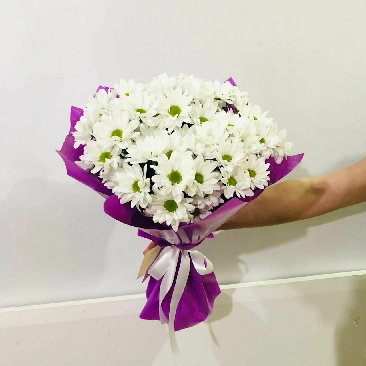 Букет из ромашек. 11 белых кустовых хризантем