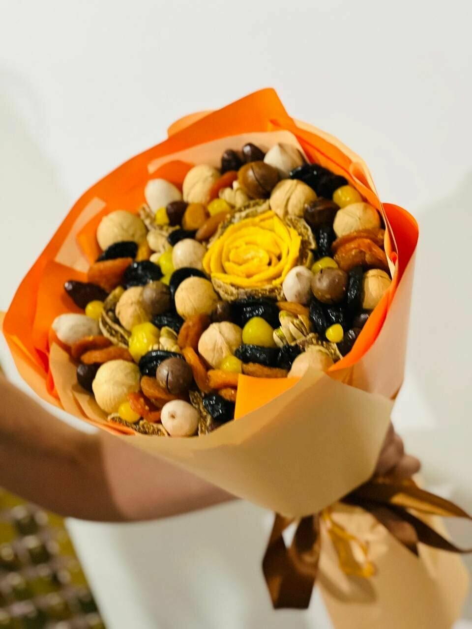 Букет из орехов и сухофруктов. Съедобный подарок