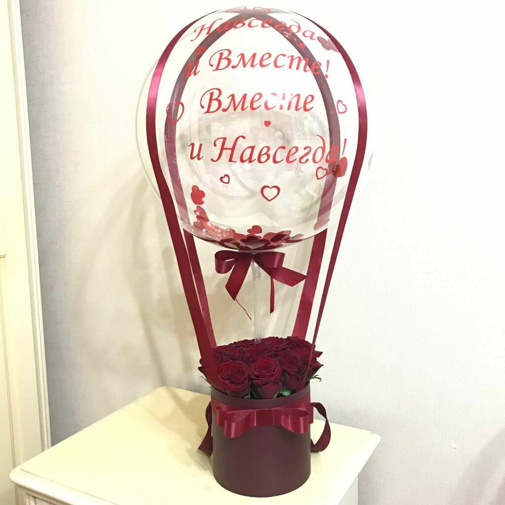 Букет цветы с шаром баблс/ Розы красные / Цветы с коробке. Букет для любимой девушки, женщины