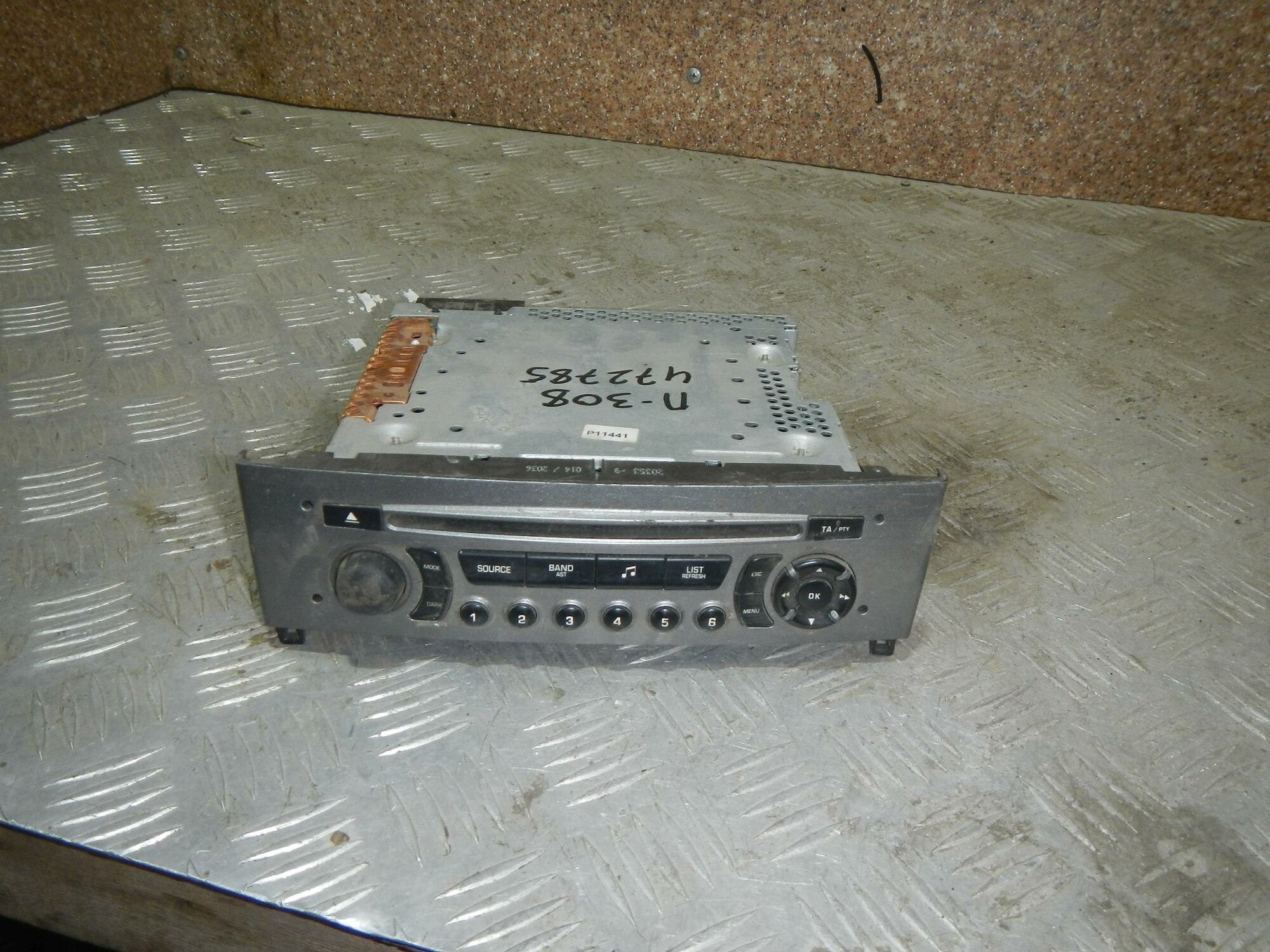 Б/У Магнитола, Peugeot (Пежо)-308 (07-) PEUGEOT 308 (07-) царапины 472785 Peugeot-Citroen арт. 96650205XH01