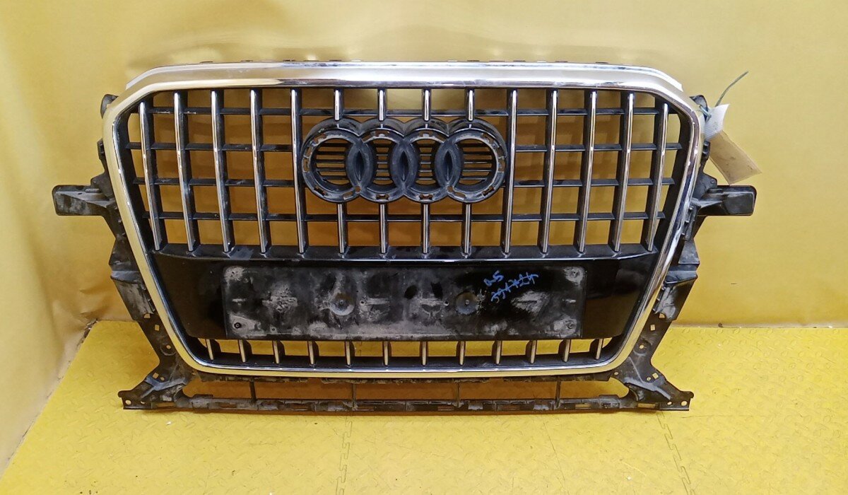 Решетка радиатора Q5 Audi 8R0853651S
