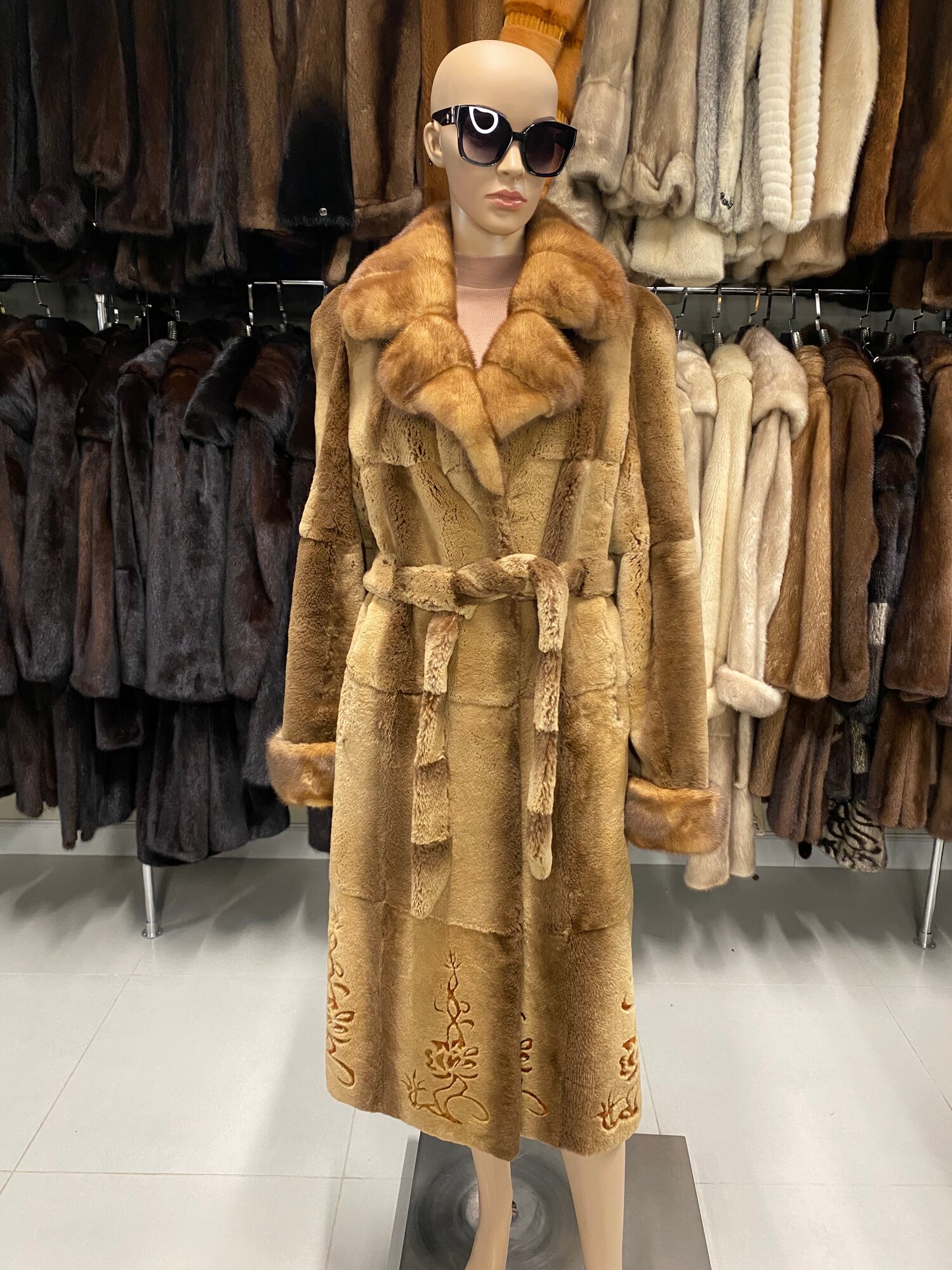 Норка. Аукционная. Длинная. Английский воротник. Шуба 46-48 р.