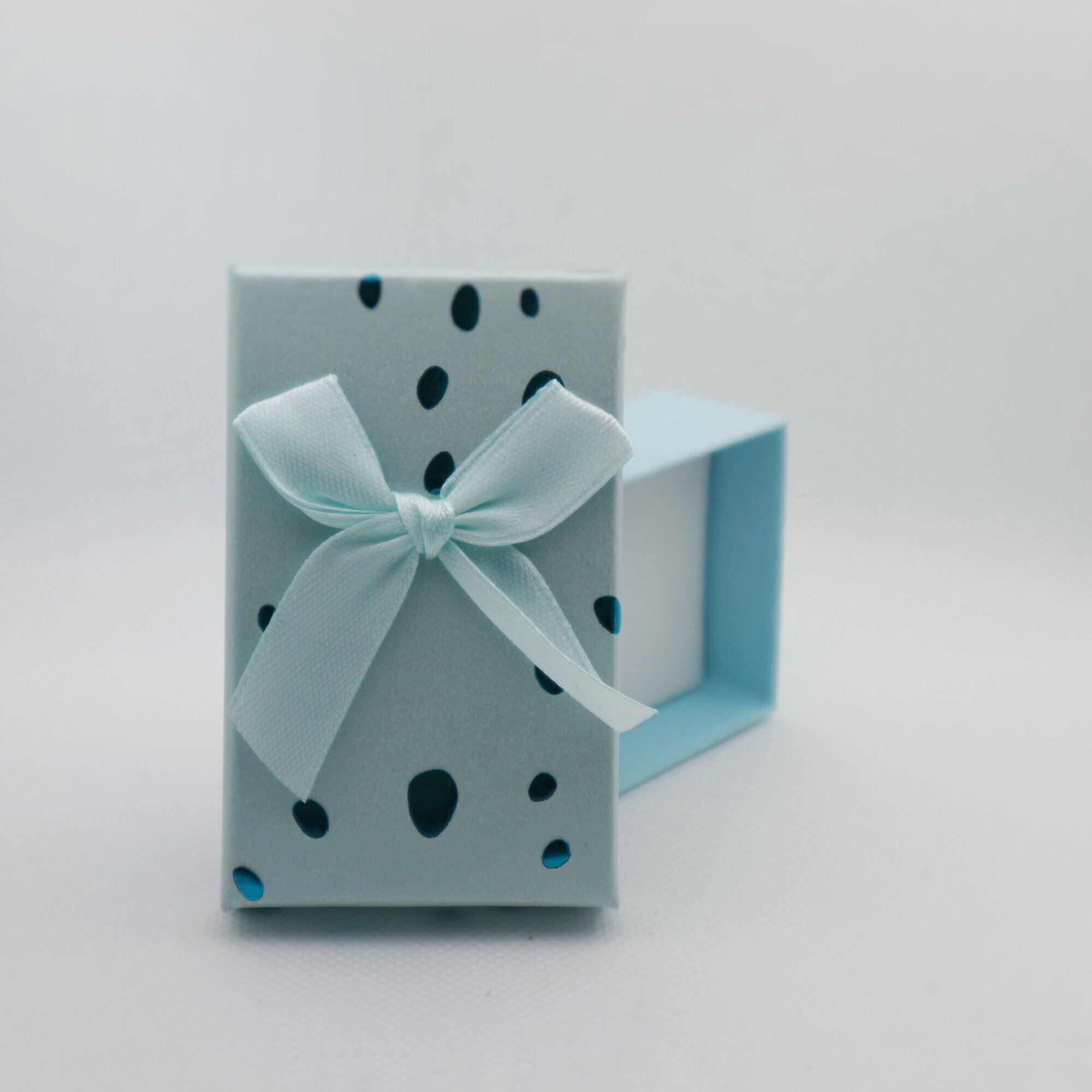 Подарочная коробка с бантиком / голубой / 1 шт