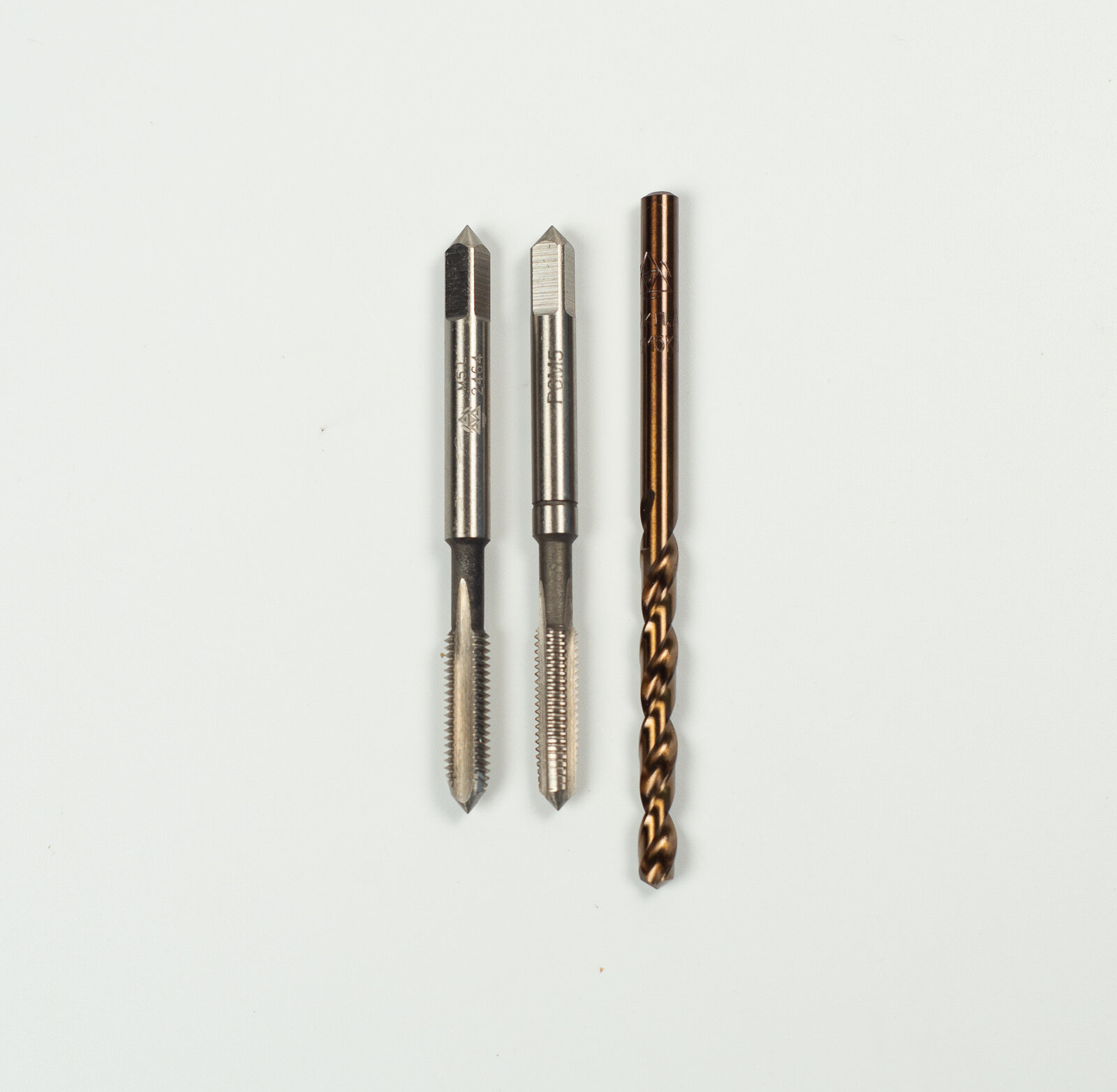 Метчик ручной М5 х 0,8 9ХС комплектный и сверло кобальтовое 4,2мм ВИЗ