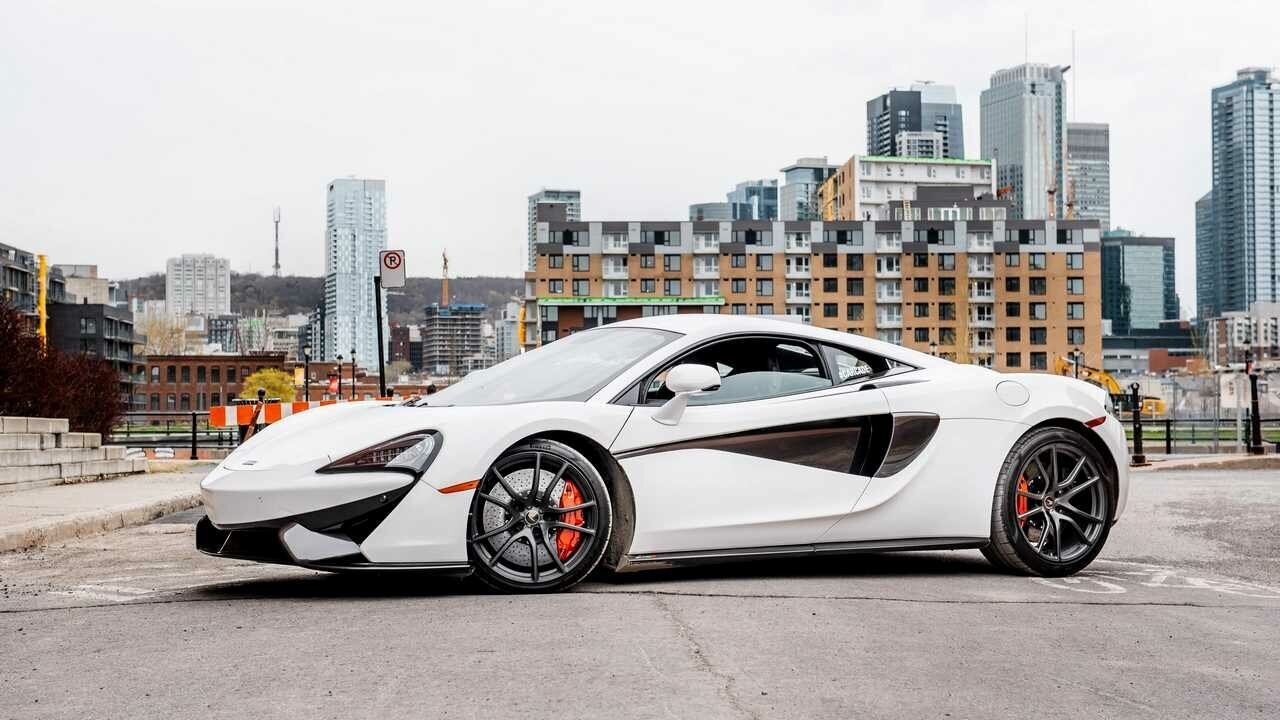 Картина на холсте 60x110 LinxOne "Mclaren черные полосы" интерьерная для дома / на стену / на кухню / с подрамником