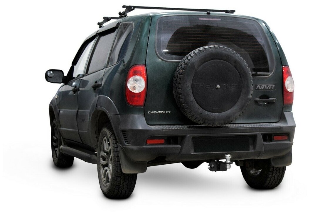 Фаркоп под квадрат Berg для Chevrolet Niva 2002-2020/Lada Niva 2020-2021/Travel 2021-н. в, шар E, 1200/75 кг, F.6016.004