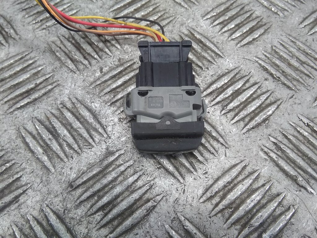Кнопка центрального замка Renault Laguna 2 8200414615 арт. 570026