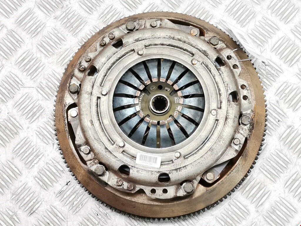 Маховик (демпфер сцепления) Opel Astra H 55587031 арт. 1897188