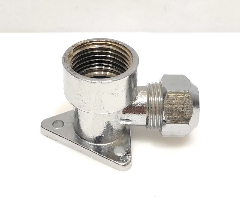 Водорозетка с внутренней резьбой и цангой 1/2" х 10 мм