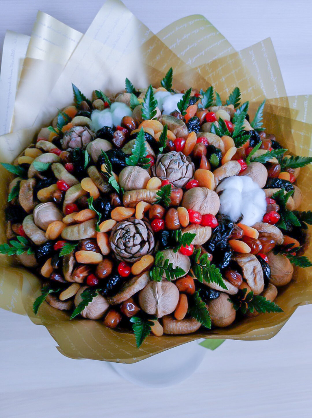 Букет Eat it bouquet "Большой", сухофрукты, орехи, хлопок, кедровые шишки