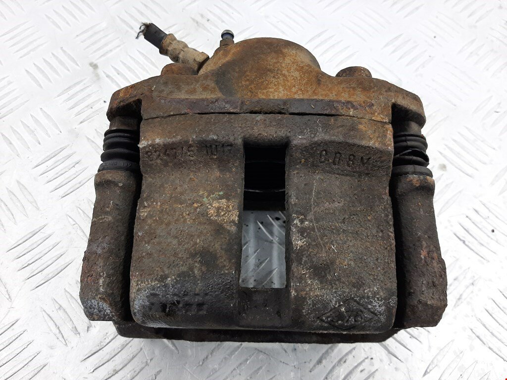 Суппорт передний правый Renault Sandero 1 7701201770 арт. 1726985