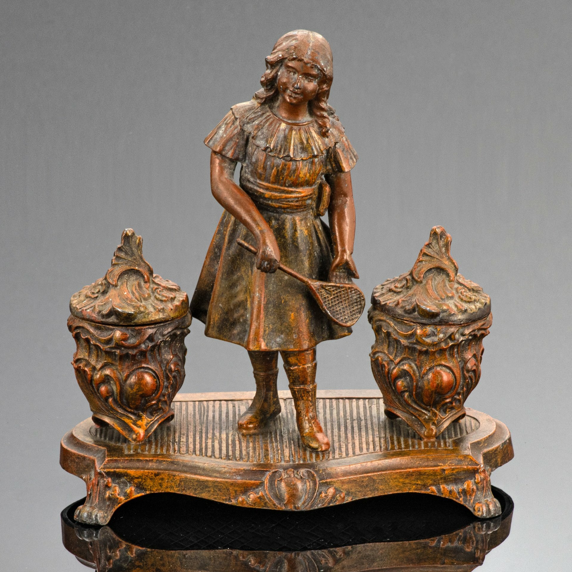 Чернильница со скульптурной композицией "Девочка-теннисистка", металл, литье