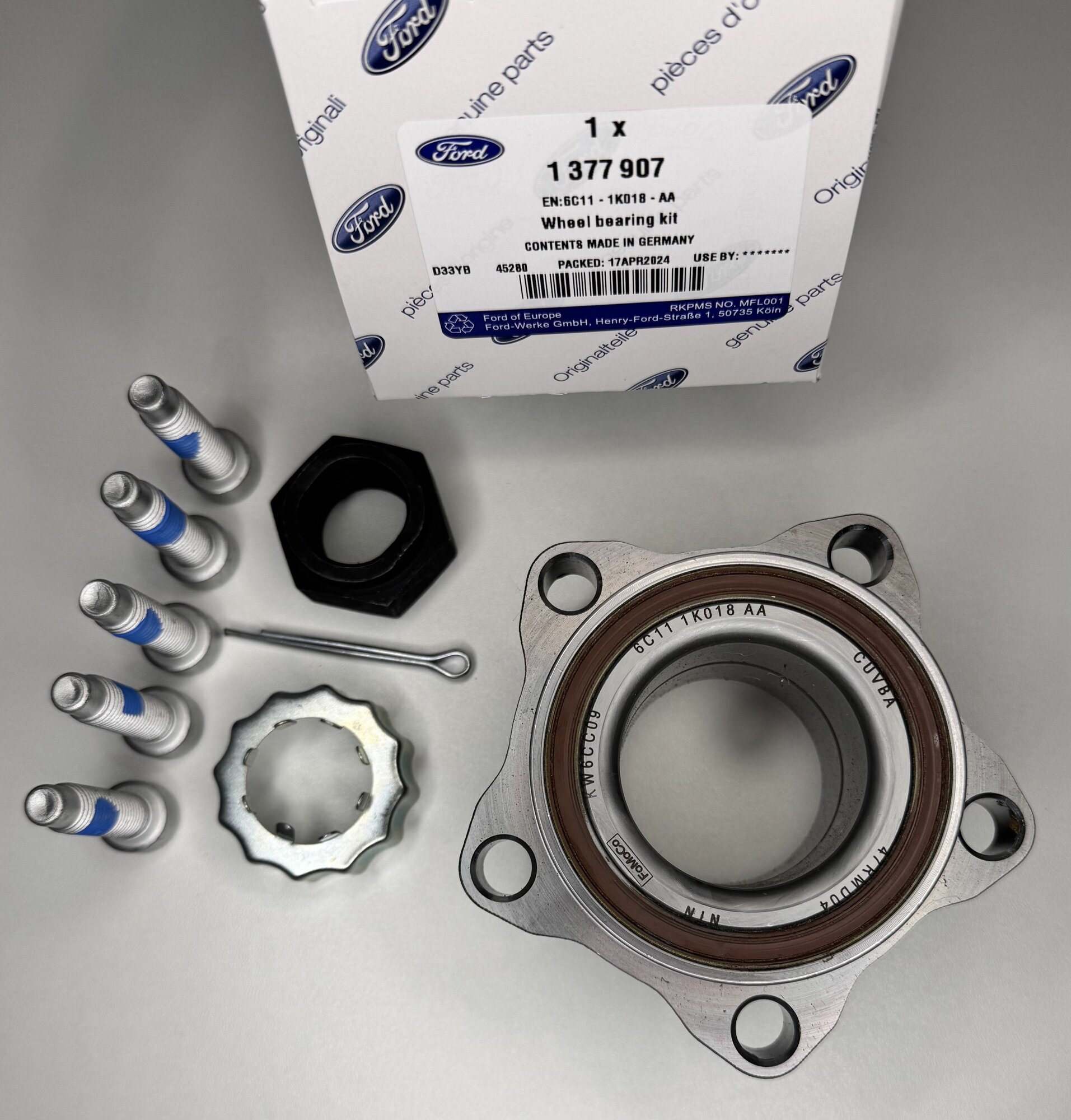1377907 Комплект оригинальной ступицы переднего колеса Ford