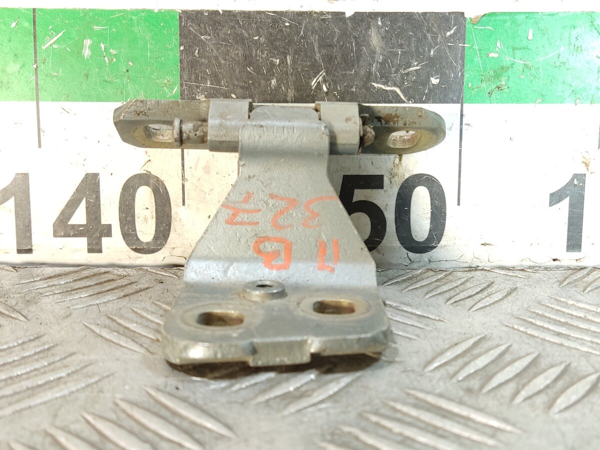 Петля двери задней правой верхняя RENAULT Laguna 1994 1998 7700421831