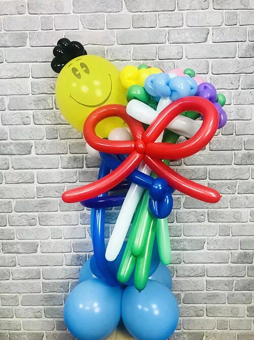 Фигура из воздушных шаров "Смайл с цветами" №2