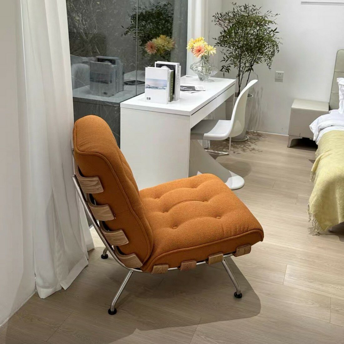 Интерьерное мягкое кресло на деревянной основе Lorteil (Оранжевый)