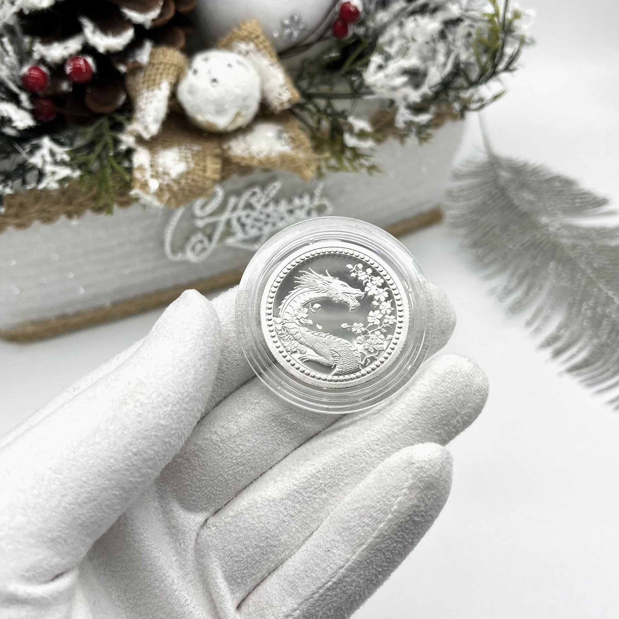 Монета "Дракон" из серебра 925 пробы