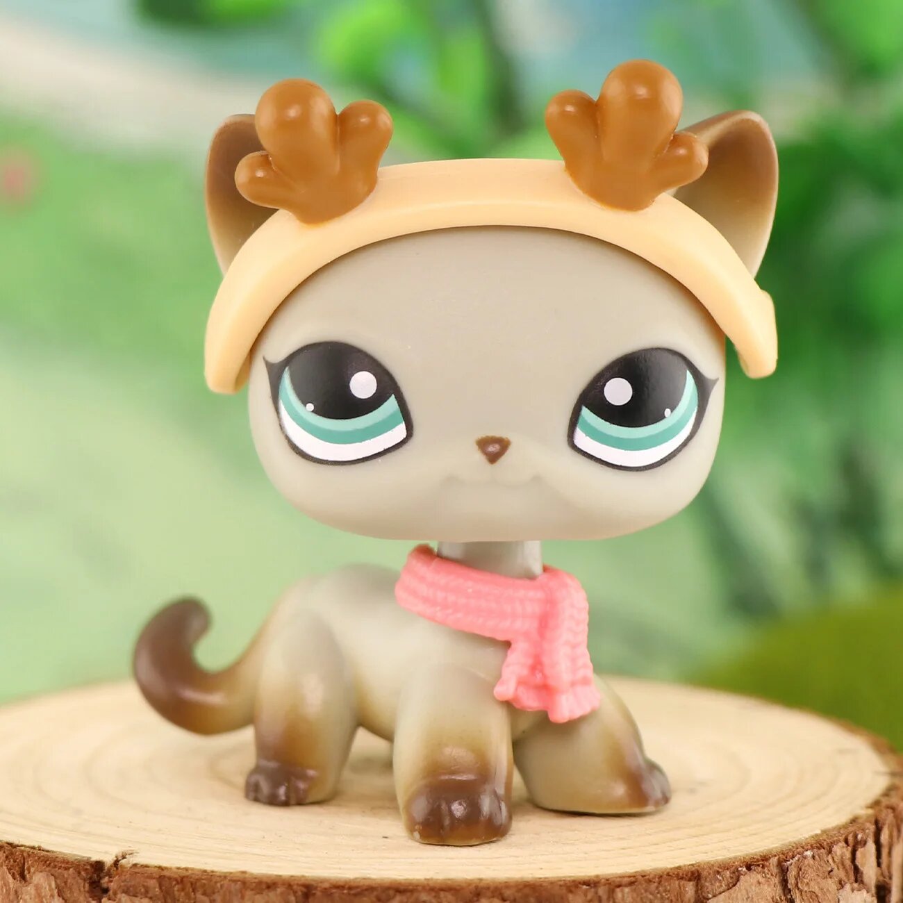 Кошечка Littlest Pet Shop с оленем, цвет 391