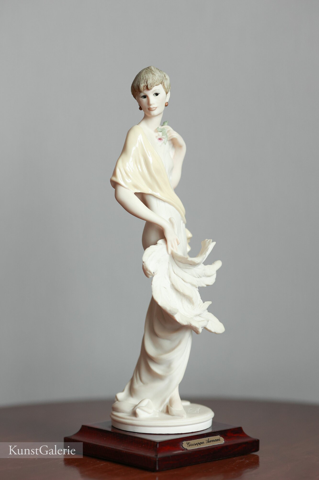 Девушка с опахалом: статуэтка Джузеппе Армани Флоренс Каподимонте - Romantic Evening 0630F - Giuseppe Armani Capodimonte
