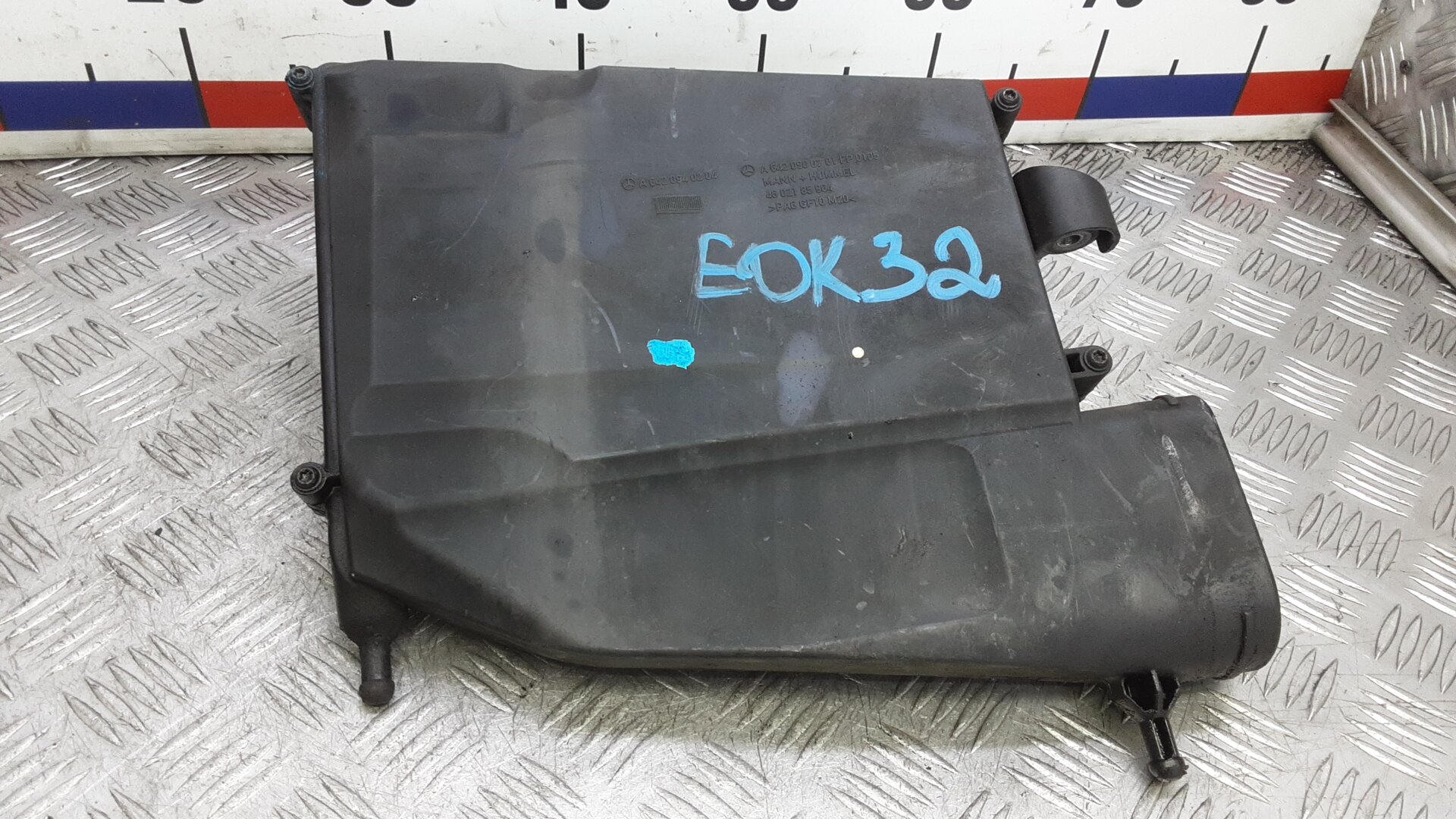Корпус воздушного фильтра MERCEDES BENZ M-CLASS W164, Номер A6420900701