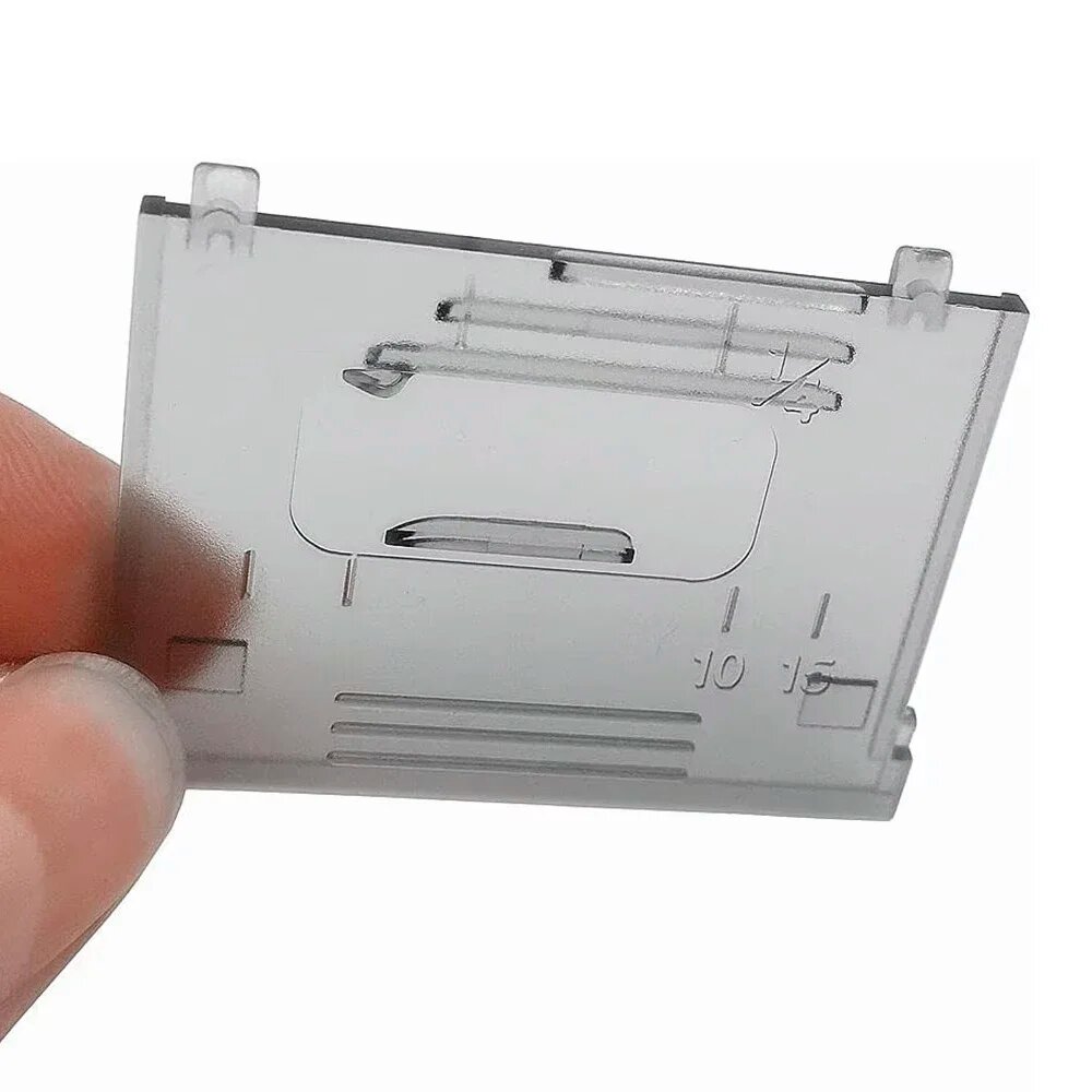 Прозрачная пластиковая крышка шпульки для швейной машины Brother XF2404001