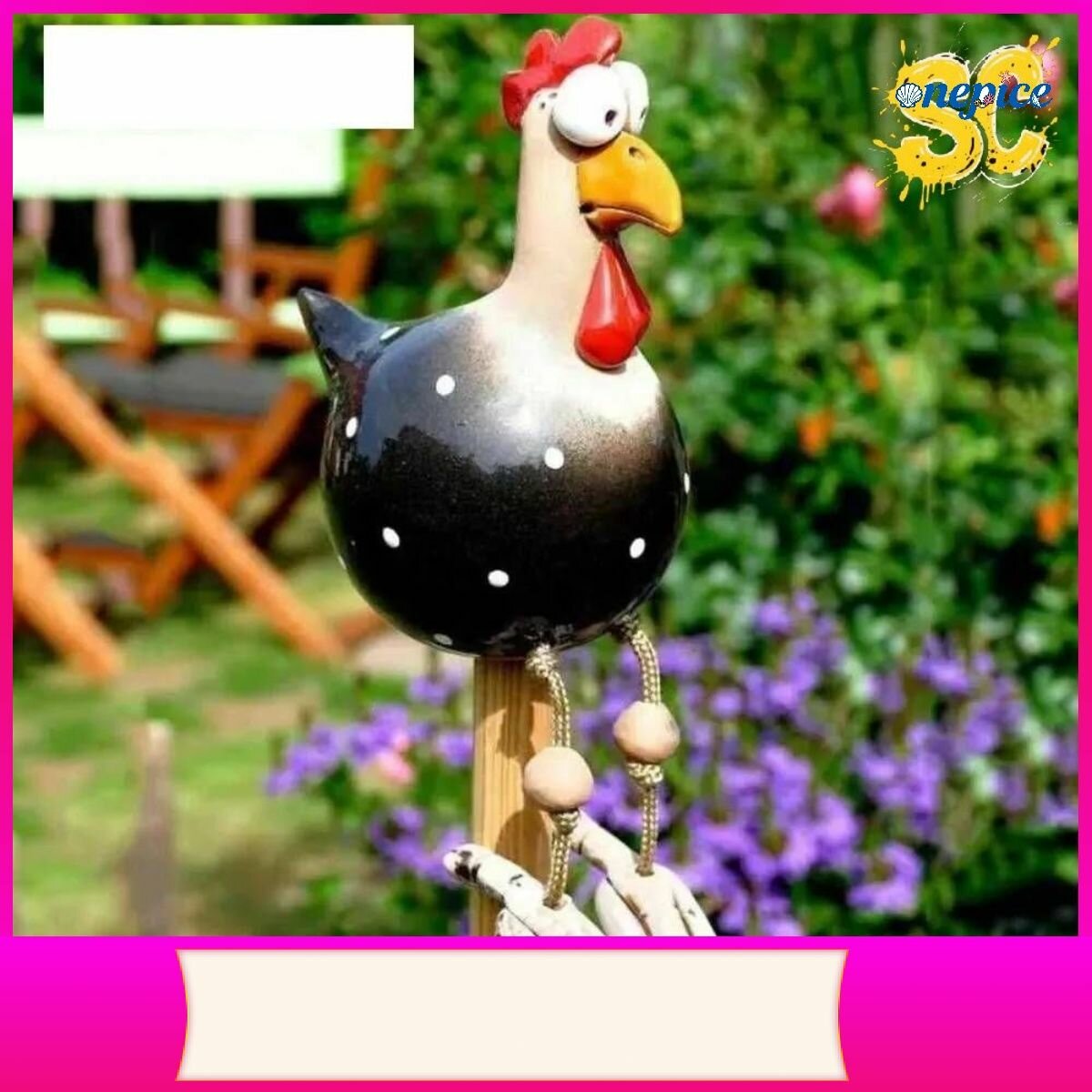 Эксклюзивный декор для сада представлен длинноногим цыпленком