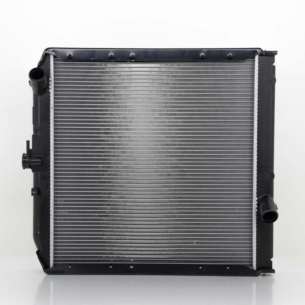 Радиатор двигателя TOYOTA DYNA 15B, BU400, пластиковый, с заливной горловиной, в525*ш568 (без бачков), ZEVS