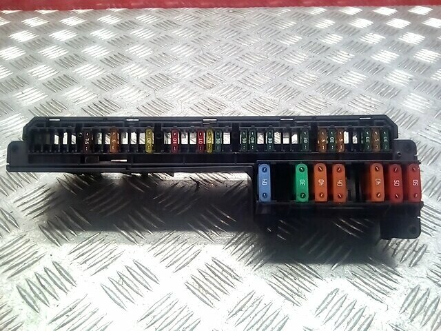 Блок предохранителей BMW 5-Series (E60/E61) 61146932452 арт. 429854