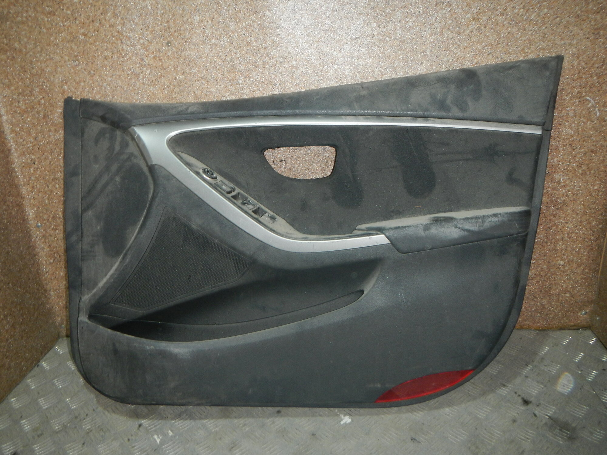 Б/У Обшивка двери передней правой, Hyundai (Хендэ)-I30 (12-17) HYUNDAI i30 (12-17) Правый руль,с блоком управления с/п. Д...