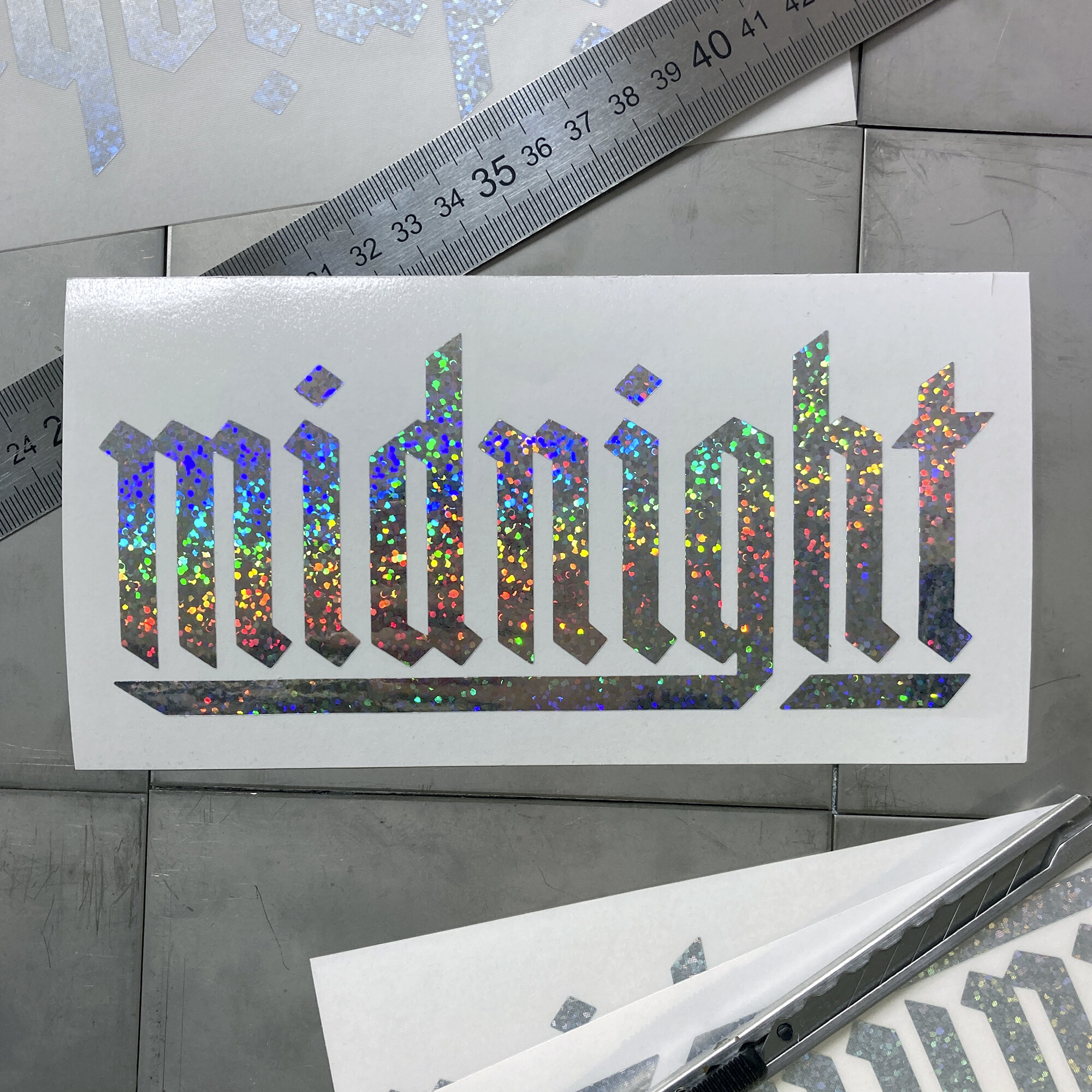 Наклейка на авто JDM, голографический стикер на стекло Midnight 18x7,7см