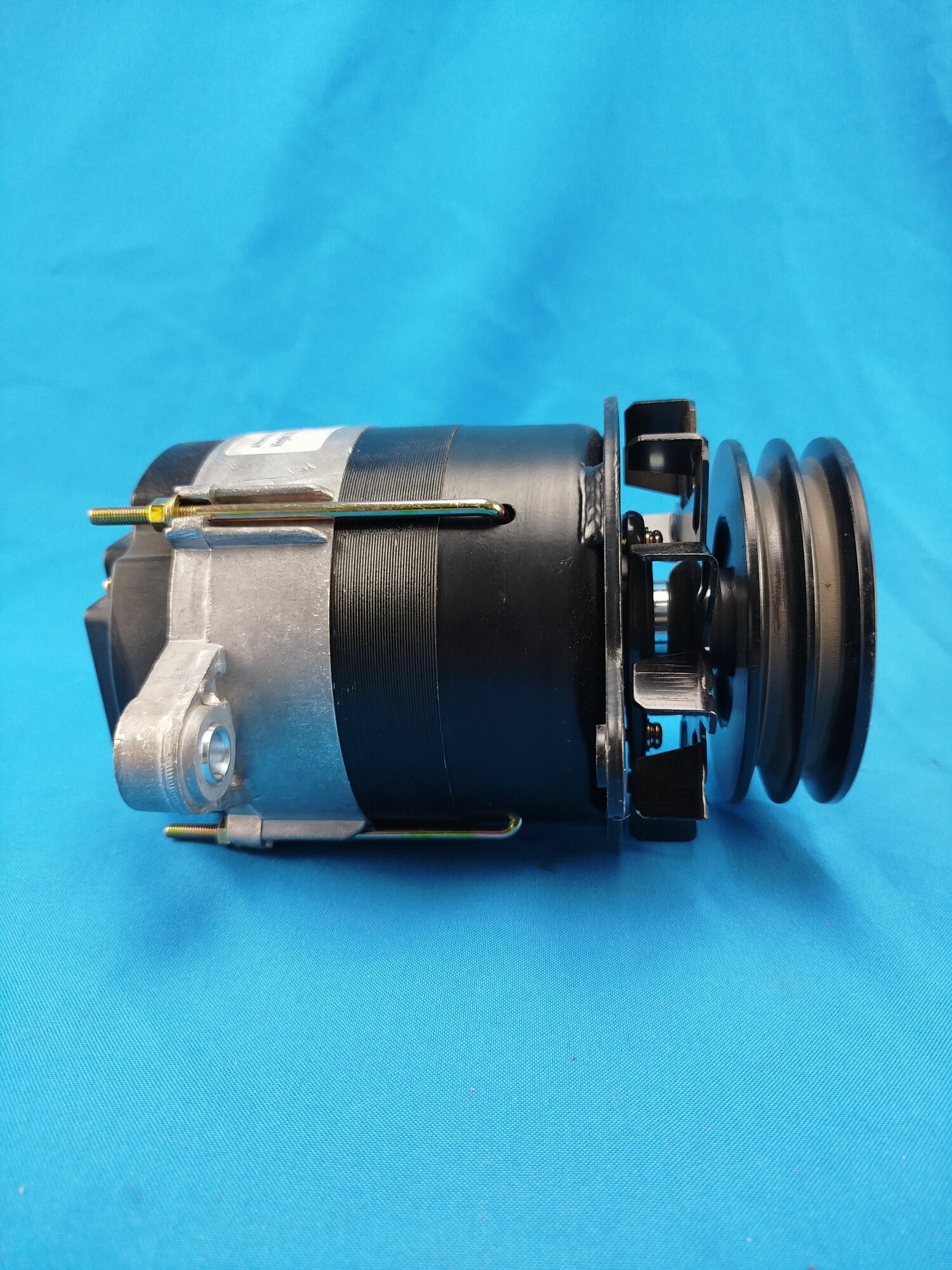 Генератор "КЗАТЭ" для а/м Т-40 (14В, 72А)