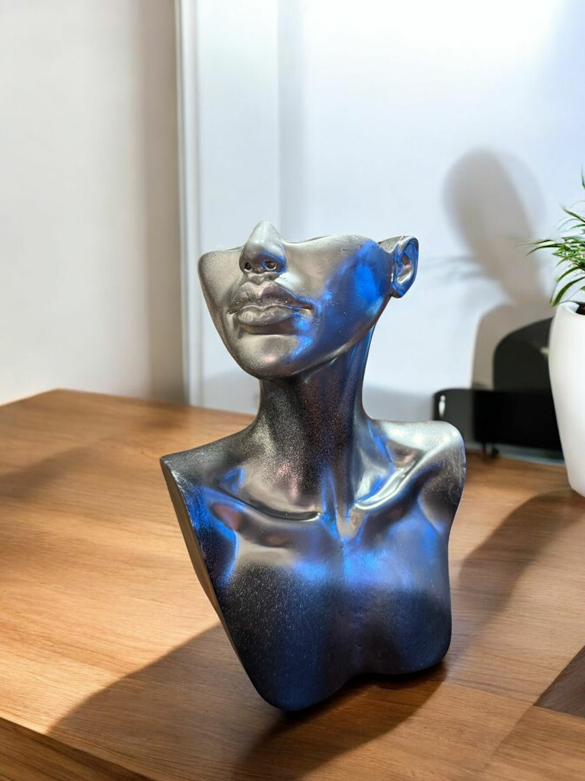 Ваза "От тебя мне сносит голову", гипс, черная, 34 см