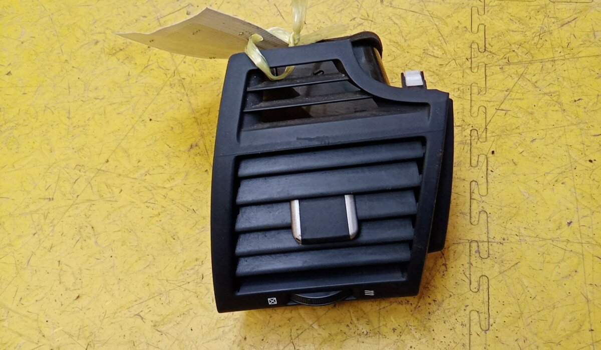 Дефлектор воздушный Camry V40 Toyota 5567033170B0