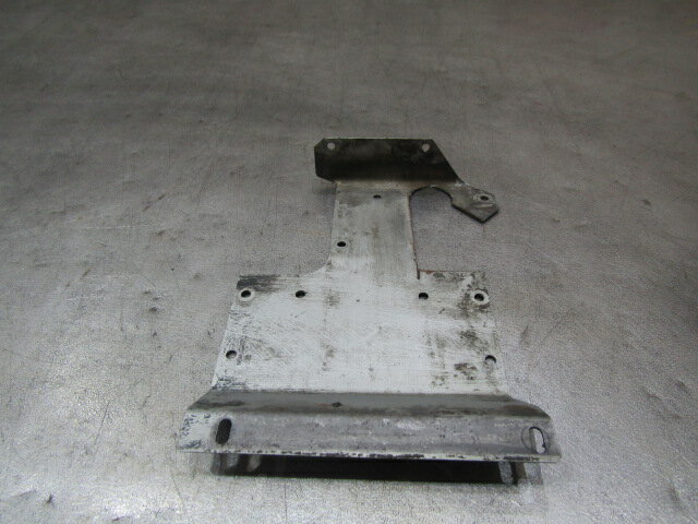 Кожух защитный воздушного компрессора двигателя CURSOR10 IVECO STRALIS, есть повреждение