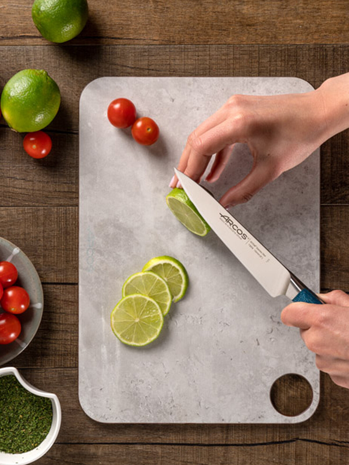 Arcos Brooklyn Нож кованый универсальный 15см с ручной заточкой SilkEdge 12 градусов, рукоять микарта, Испания