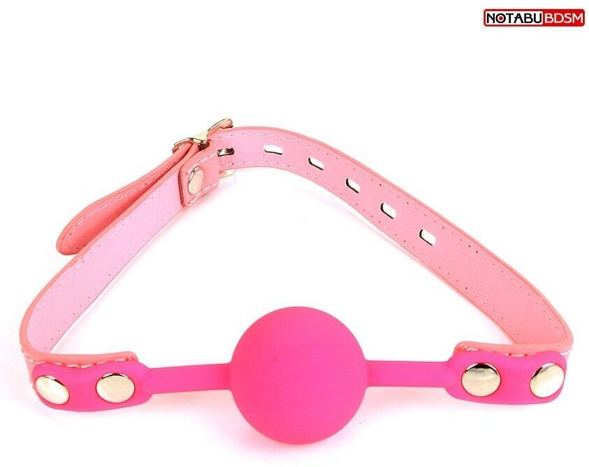 Кляп LoveToy на ремешке из искусственной кожи с силиконовой вставкой диаметром 4 см в цветах розовый и черный