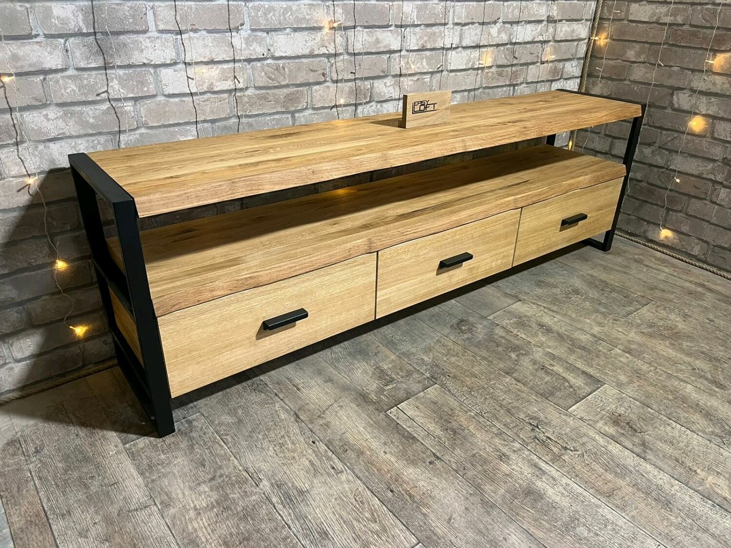 Тумба лофт под телевизор Raka-07, для гостиной, для офиса, с размерами 190х60х40 см