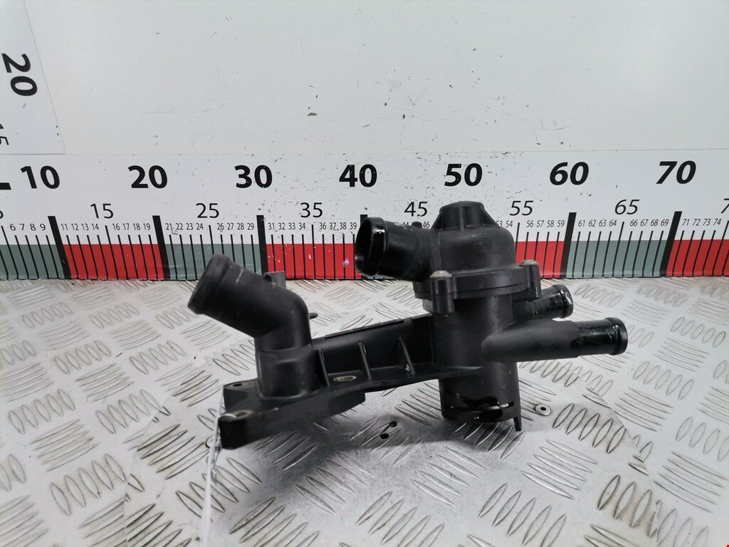 Корпус термостата Volkswagen Polo 4 03C121111B арт. 1887199