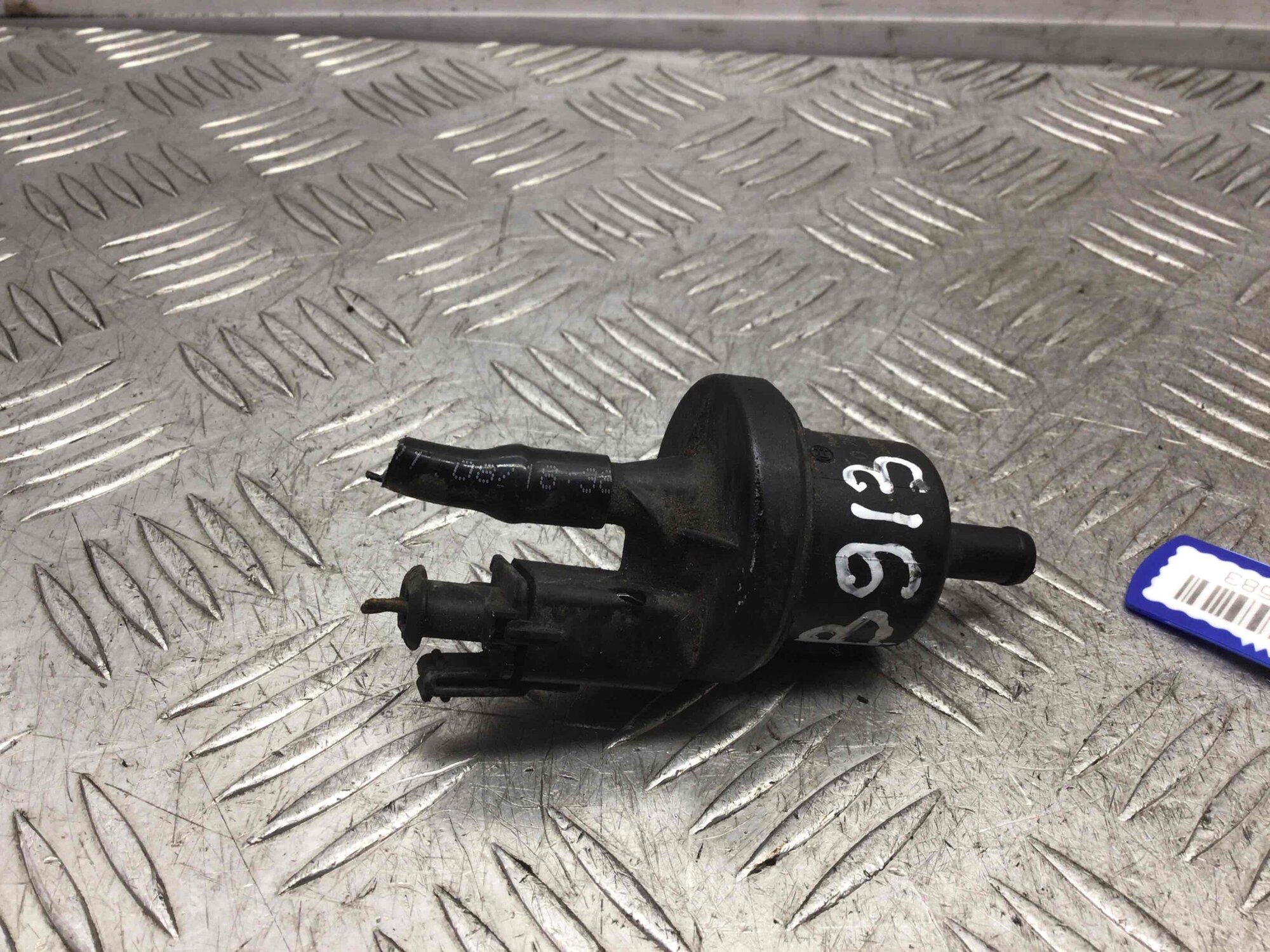 Б/У Клапан вентиляции топливного бака Ford Focus 2 поколение (2005-2008) 2008 г.