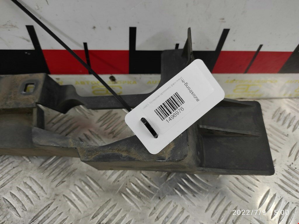 Кронштейн (крепление) фары правый Land Rover Range Rover 3 XBU000020 арт. 1496976