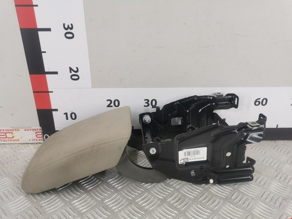 Подлокотник Audi A4 B8 8K0864207A арт. 781907