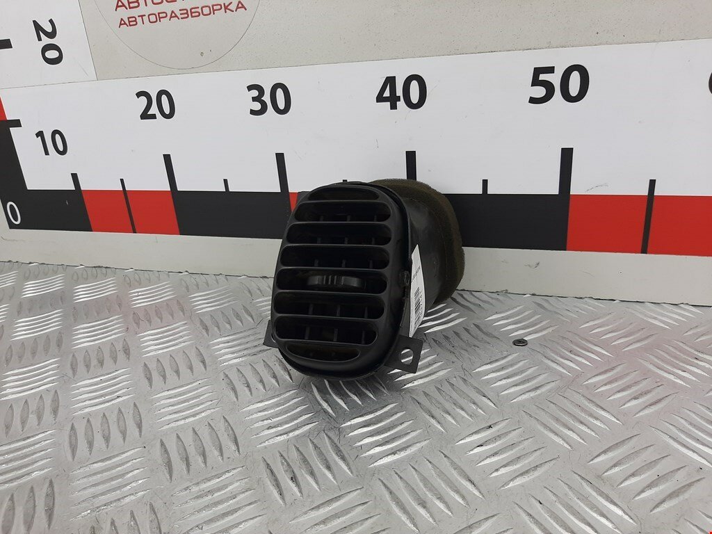 Дефлектор обдува салона Hyundai H1 1 974604A000 арт. 1637141