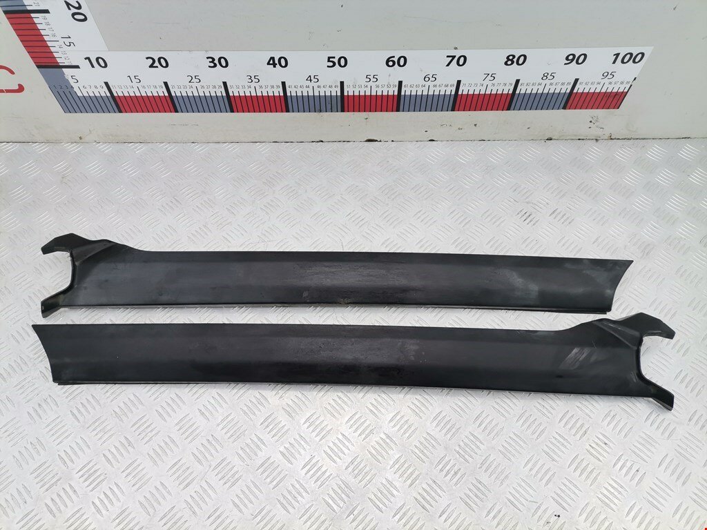 Накладка (молдинг) лобового стекла Land Rover Discovery 3 DCB000142 арт. 1772015